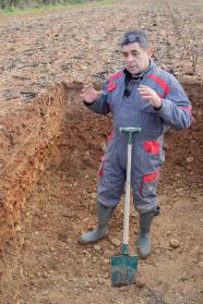 Pierre ROUSSEL - agronome spécialiste du sol